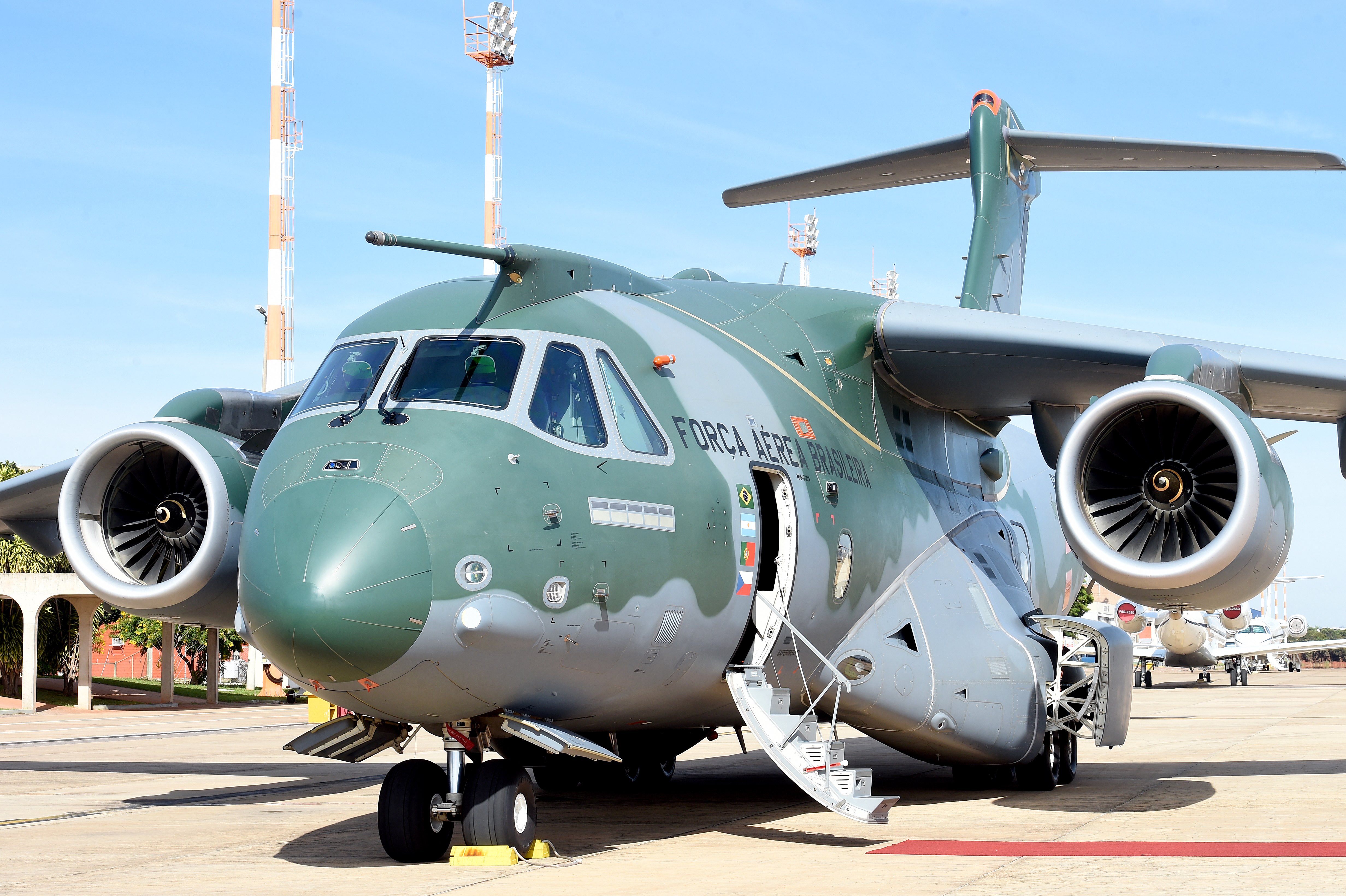 Embraer Expecting First International KC 390 Sale In 2017