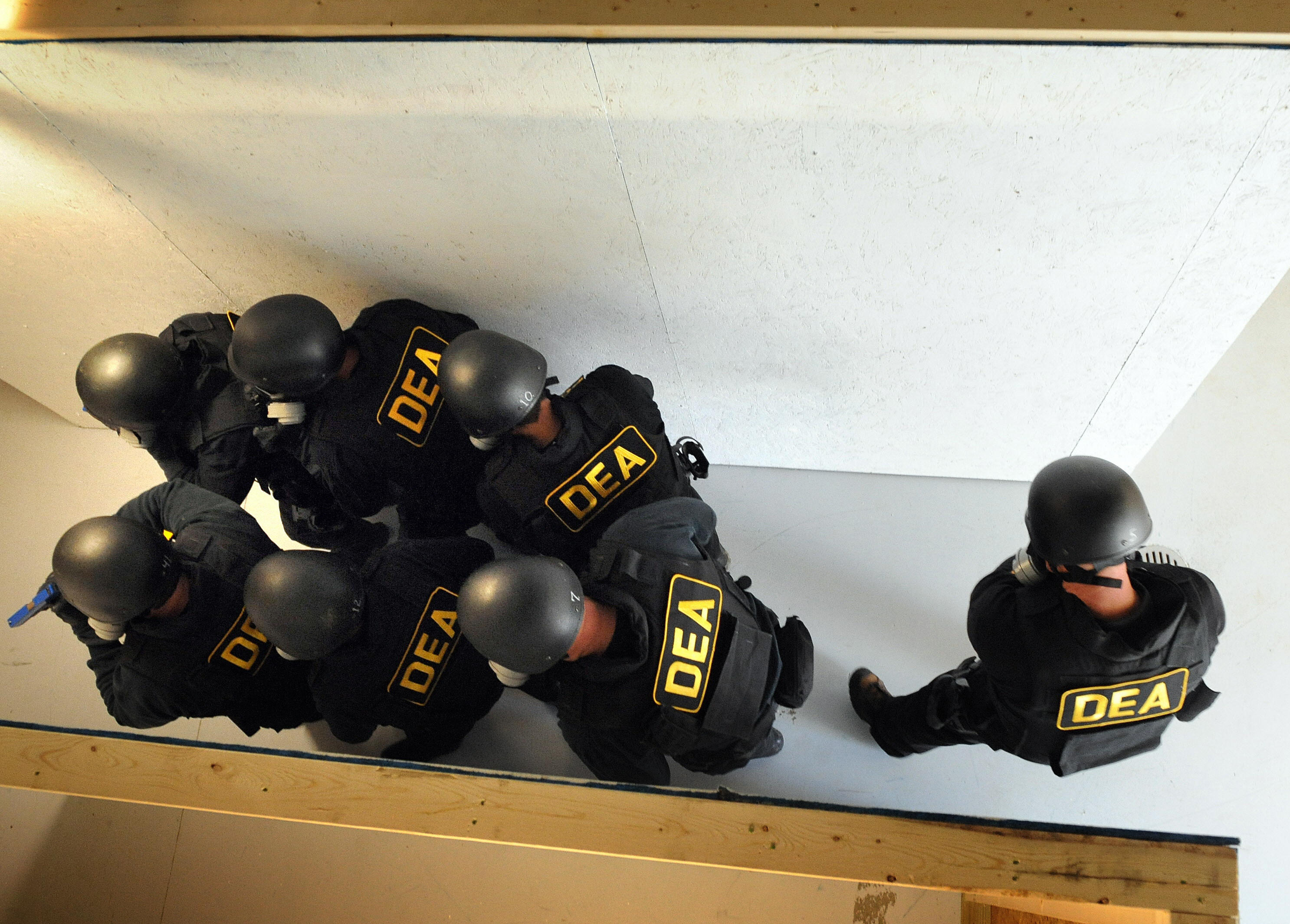 DEA agent sentenced for extorting Silk Road operator