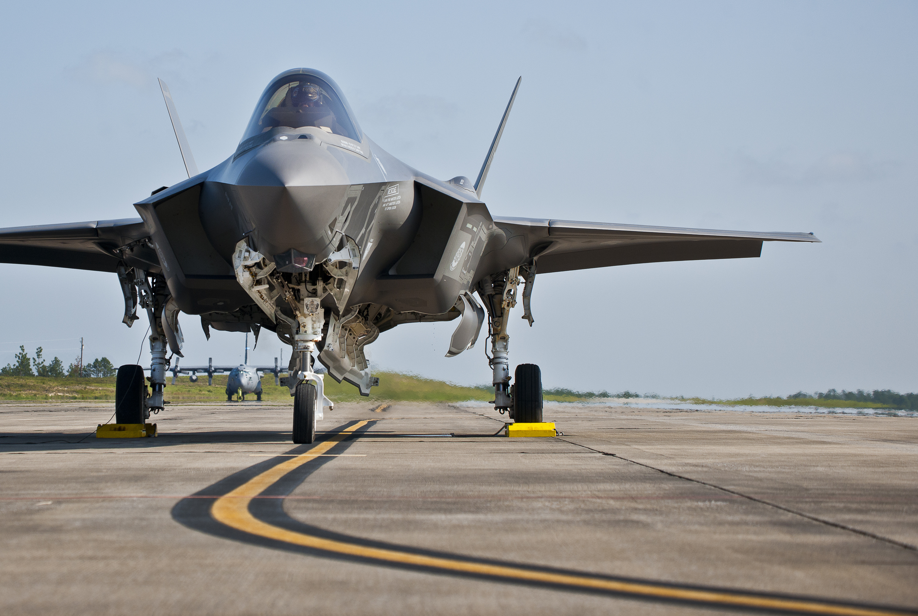 Pentagon kicks off intensive F-35 cost review