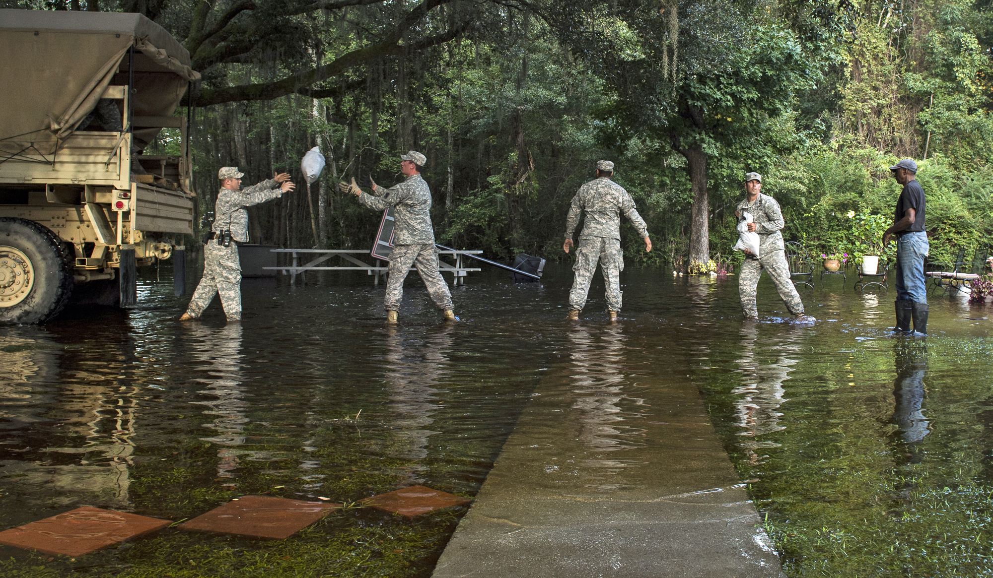 More than 500 in North Carolina's Guard help in flood relief