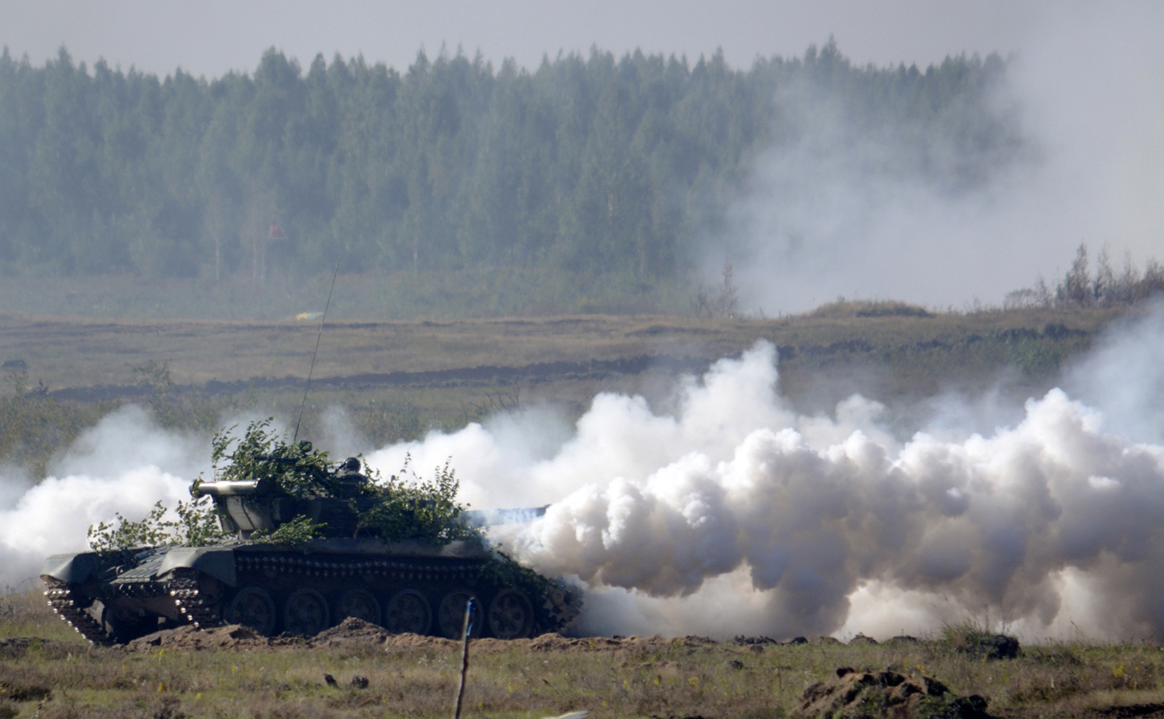 Putin attends NATO-feared Zapad military exercise