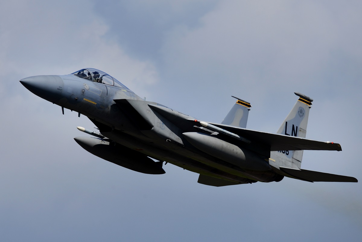 Why did the Air Force cancel the F-15C electronic warfare upgrade?
