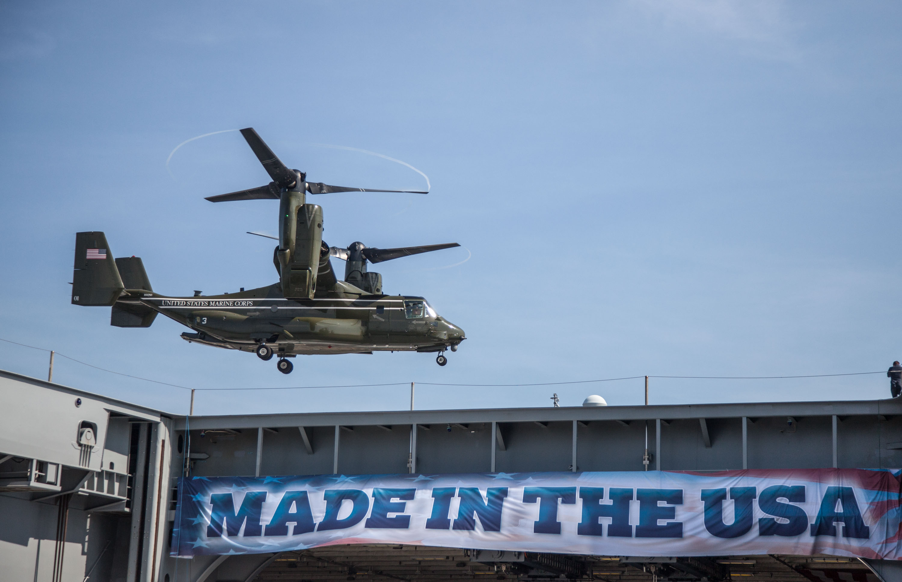 Trump: USS Ford is '100,000-ton message to the world’